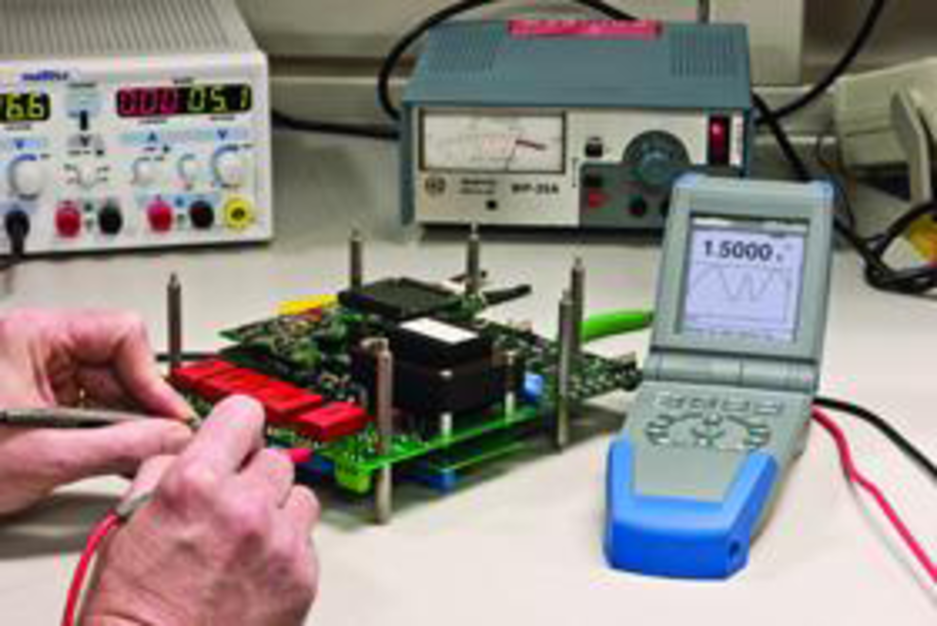 Handheld DMM Features Count | Electronic Design