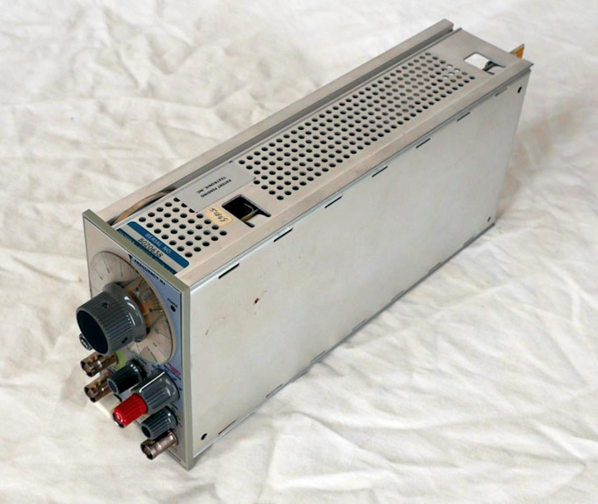 The Tektronix Function Generator Teardown | Electronic Design